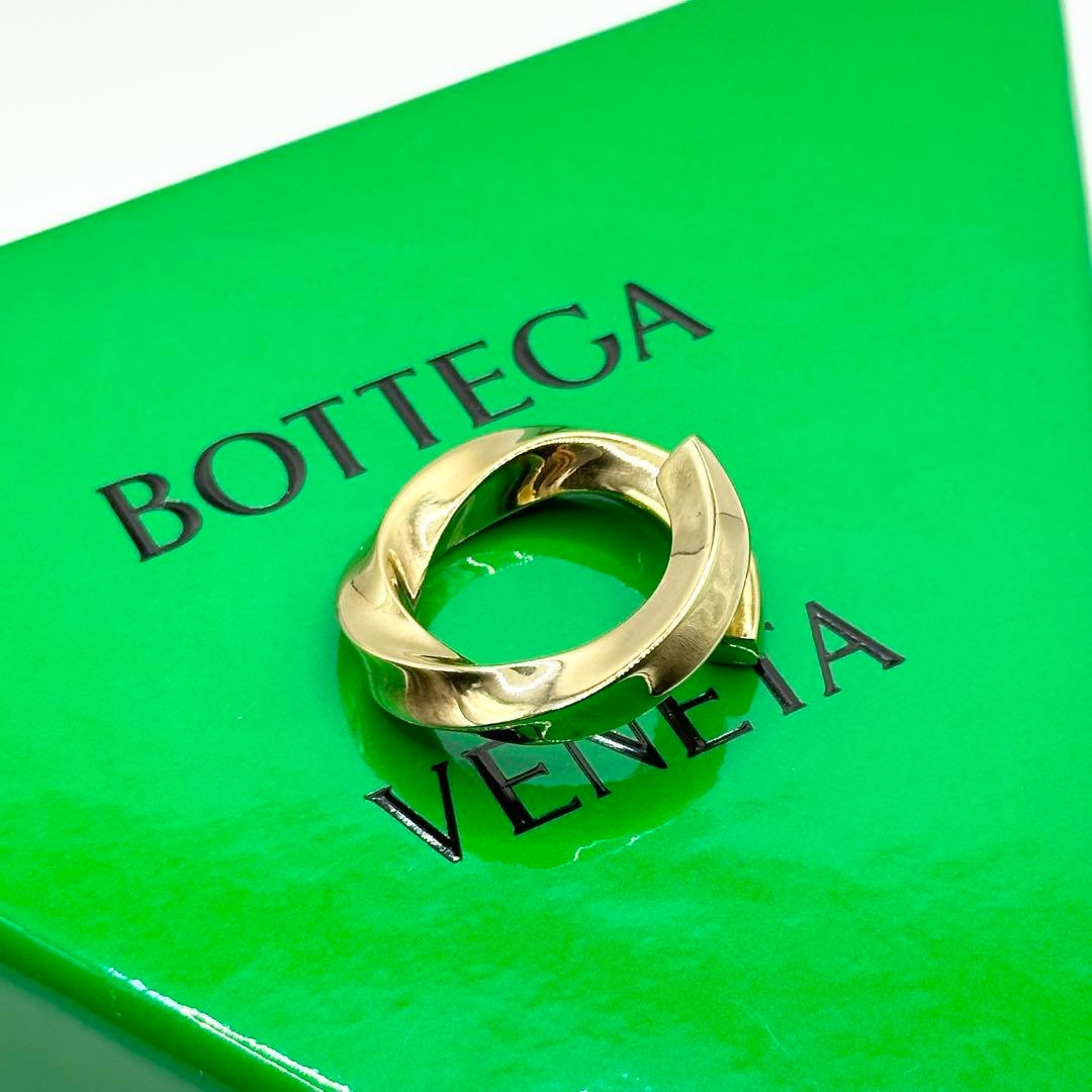 BOTTEGA VENETA Ring Twist Gold, Women's Fashion, Jewelry & Organizers ...