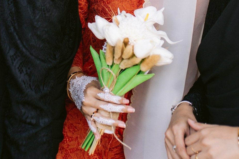 Bunga Tangan Tunang / Kahwin, Women's Fashion, Watches & Accessories ...