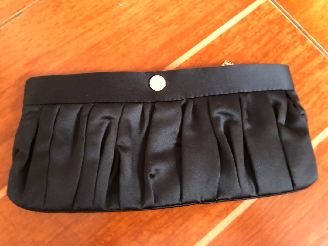 Guerlain Black Pouch, Women's Fashion, Bags & Wallets, Purses & Pouches ...