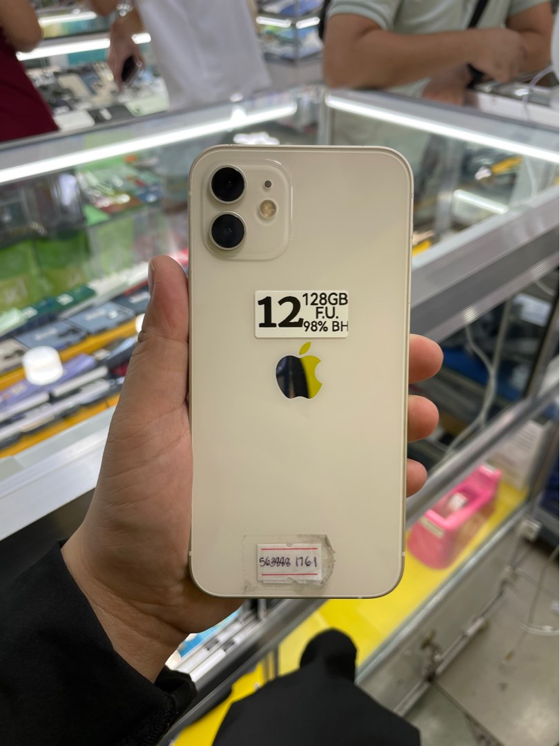 iPhone 12 128GB Factory Unlocked 98% Batthealth No Issue, Mobile Phones ...