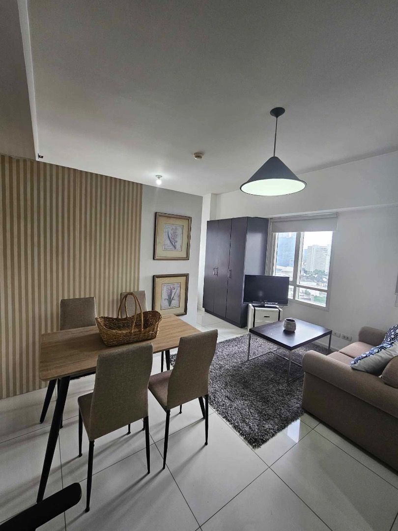 Studio Unit FOR SALE at Senta Legazpi Village Makati - For Rent / For ...