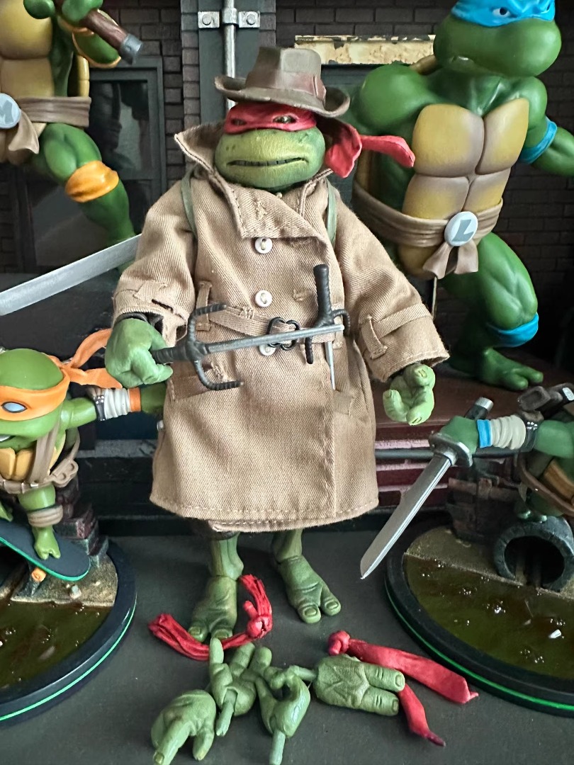 FREE Shipping. NECA • ORIGINAL • TMNT 1990 Movie • Raphael in Disguised ...