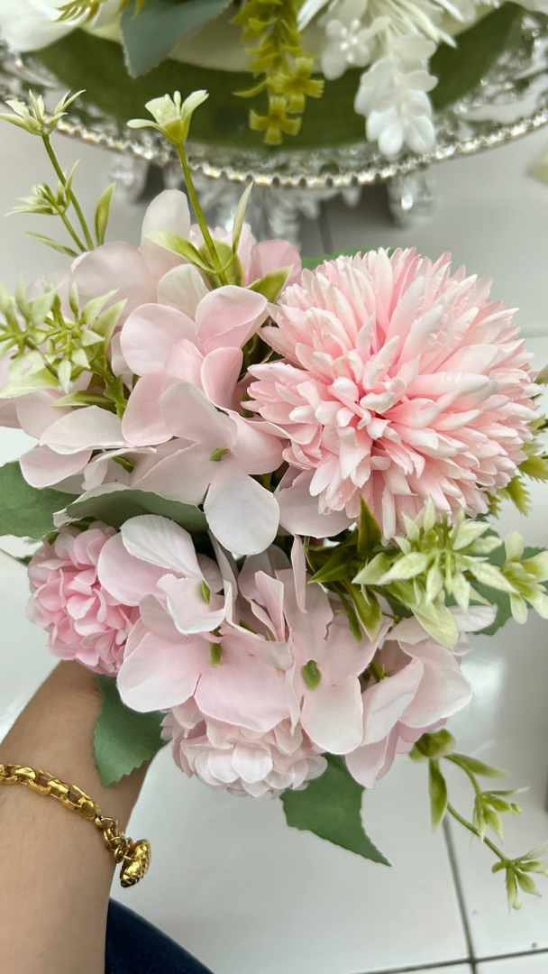 Hand Bouquet / Bunga Tangan Tunang & Nikah, Hobbies & Toys, Stationery ...