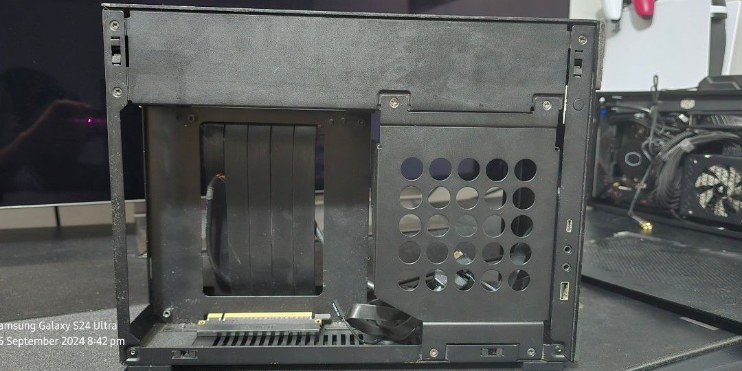 LIAN LI A4H20 ITX CASE, Computers & Tech, Parts & Accessories, Computer ...