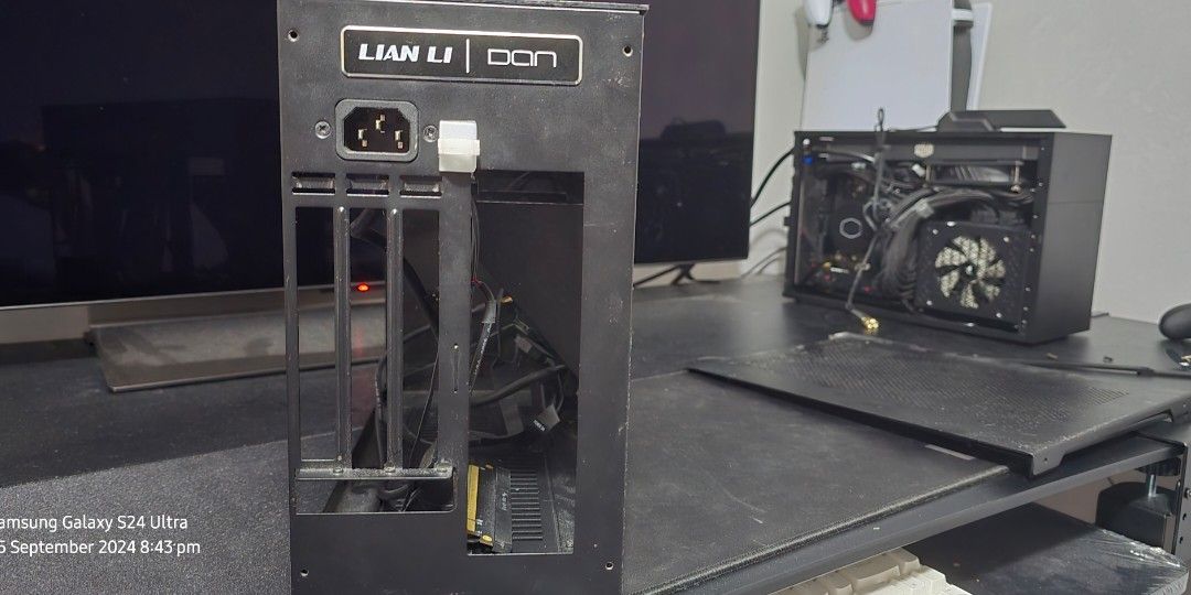 LIAN LI A4H20 ITX CASE, Computers & Tech, Parts & Accessories, Computer ...