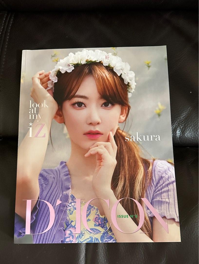 izone Look at my iz 照片集 （sakura 封面）, 興趣及遊戲, 收藏品及紀念品, 韓流 - Carousell