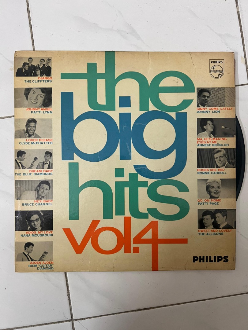 LP Vinyl Record Piring Hitam English Song, Hobbies & Toys, Music ...