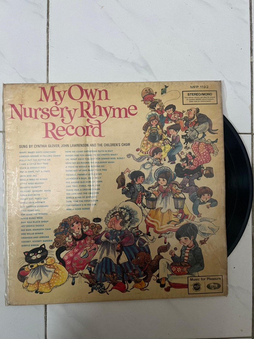 LP Vinyl Record Piring Hitam English Song, Hobbies & Toys, Music ...