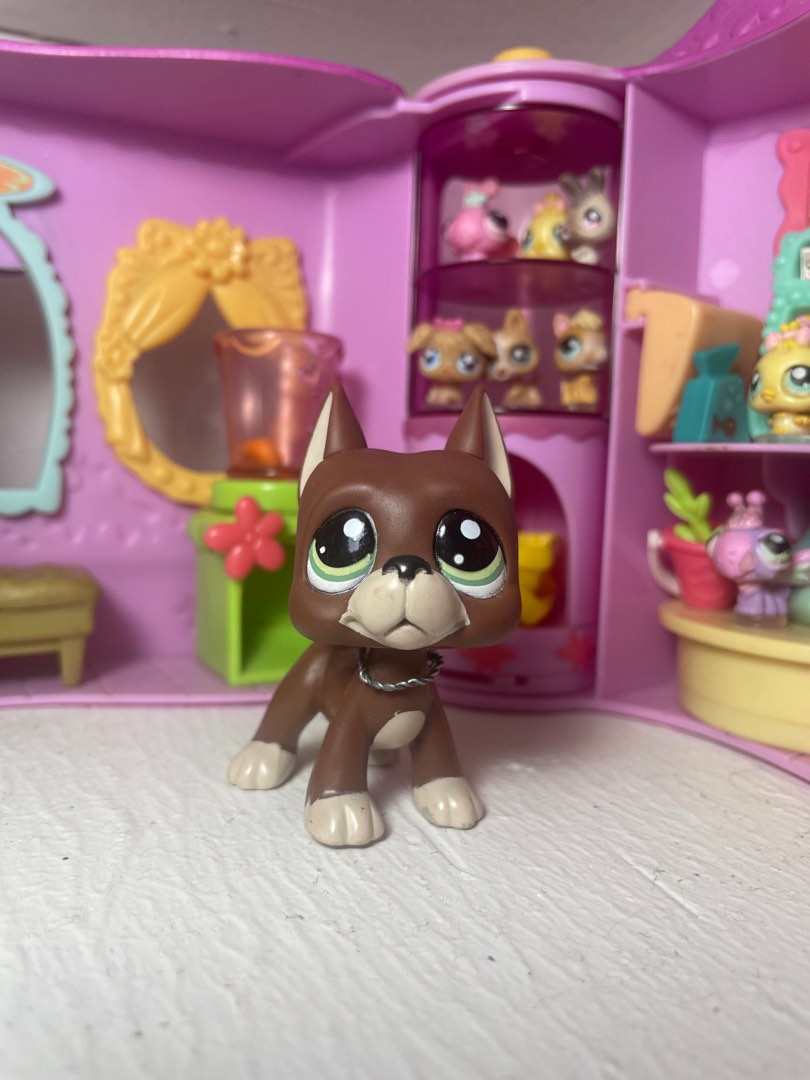 Lps dog, Hobbies & Toys, Toys & Games on Carousell