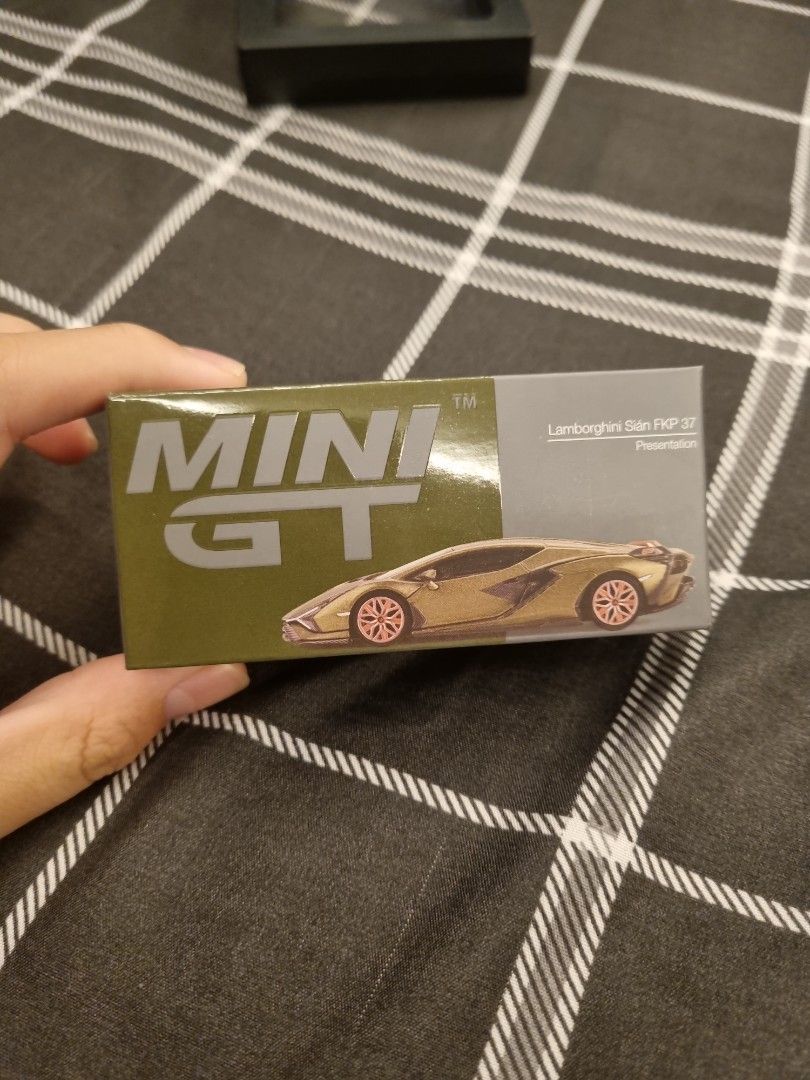 Mini gt error plastic cover, Hobbies & Toys, Toys & Games on Carousell