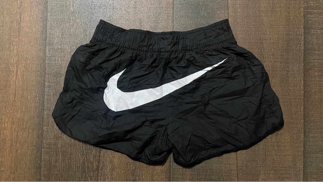 NIKE SWOOSH RUNNING, Women's Fashion, Activewear on Carousell