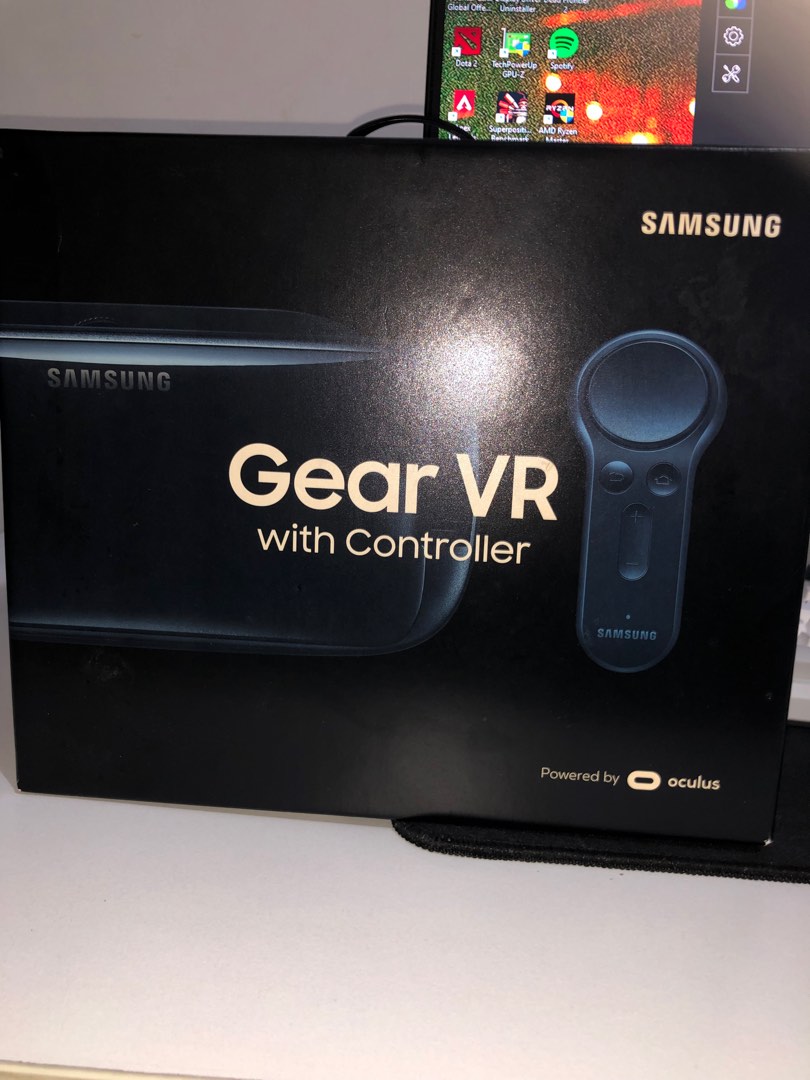 Samsung Gear VR with controller, Video Gaming, Gaming Accessories ...