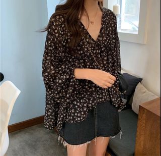 Black Flower Top (Stretchable), Women's Fashion, Tops, Other Tops on ...