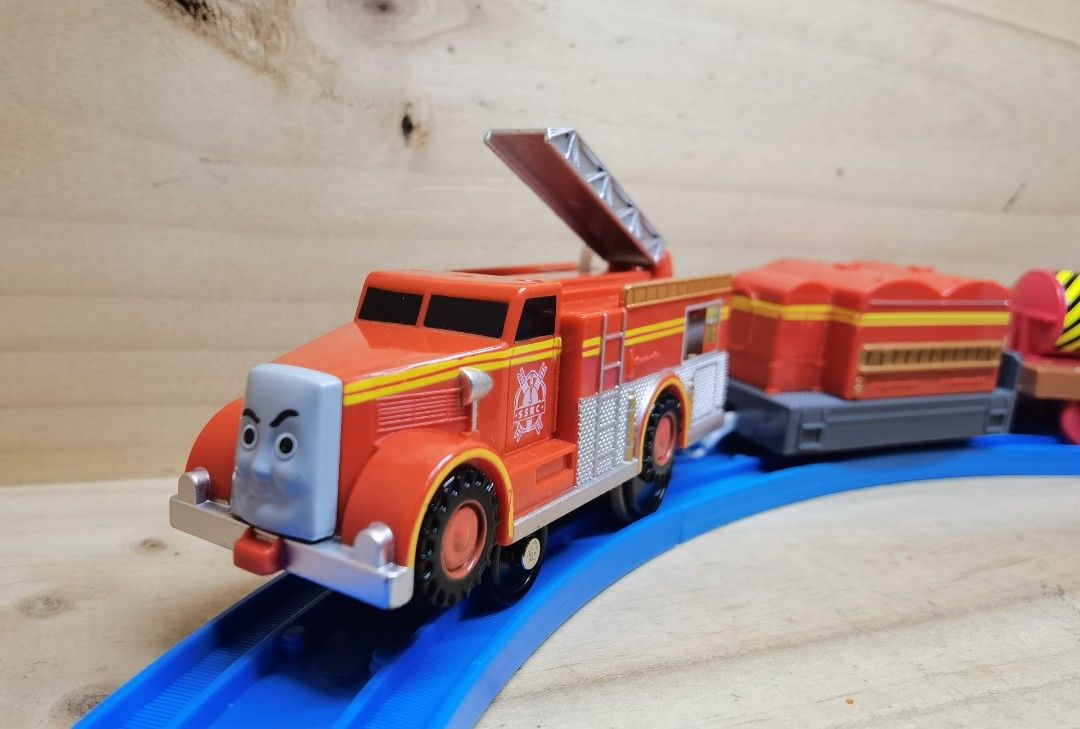 Takara Tomy Electric Motorised Train Thomas and Friends - Fire Engine ...