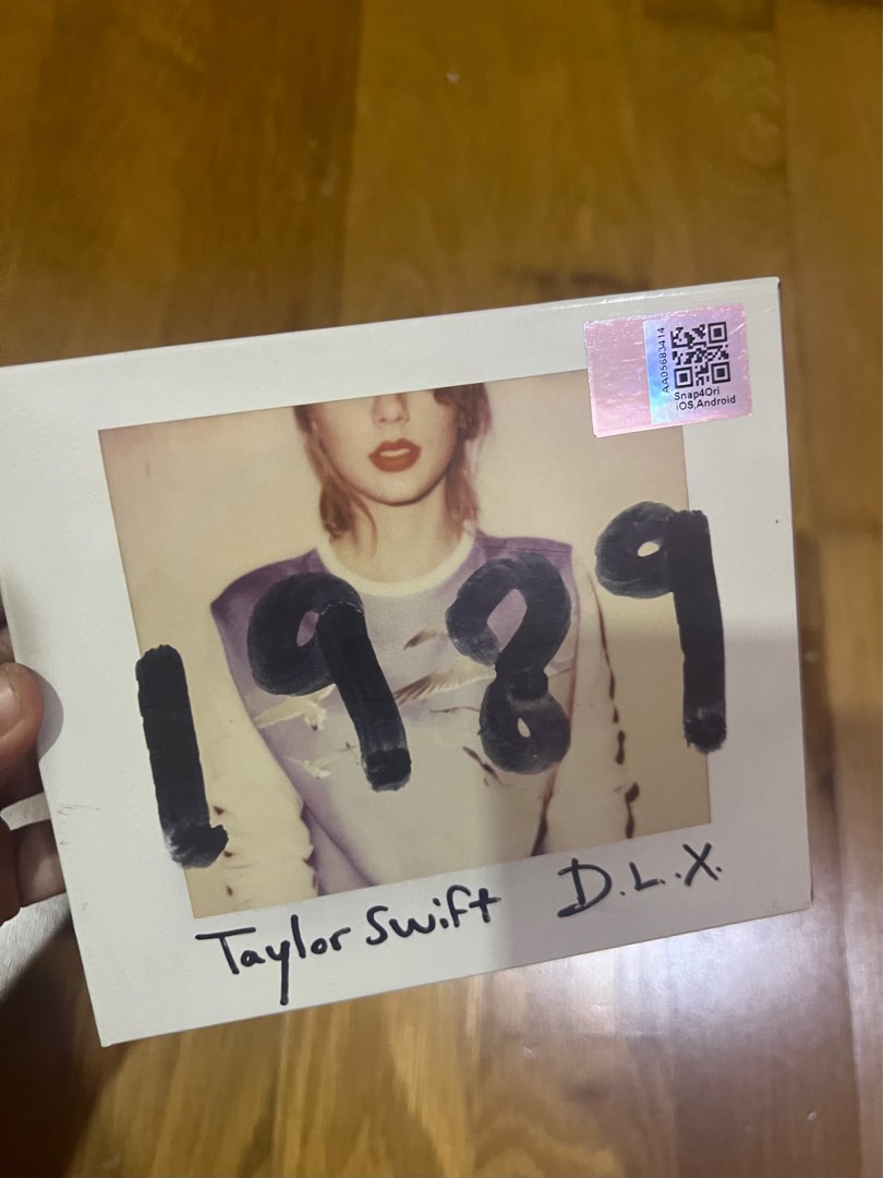 Taylor Swift 1989 Album Deluxe Edition, Hobbies & Toys, Music & Media ...