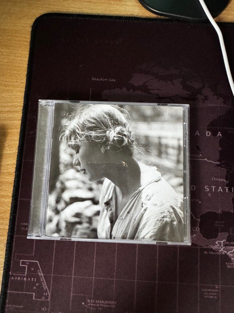 Taylor swift CD, Hobbies & Toys, Music & Media, CDs & DVDs on Carousell