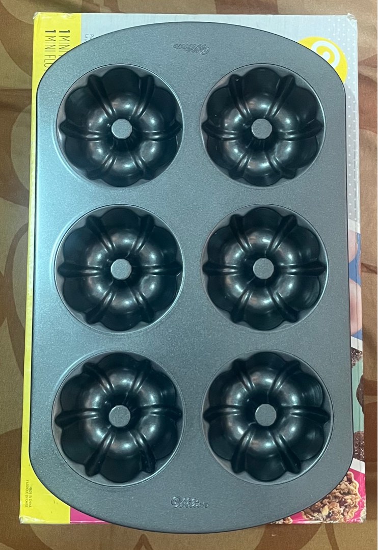 WILTON 6- Cavity Mini Fluted Tube Pan, Furniture & Home Living ...