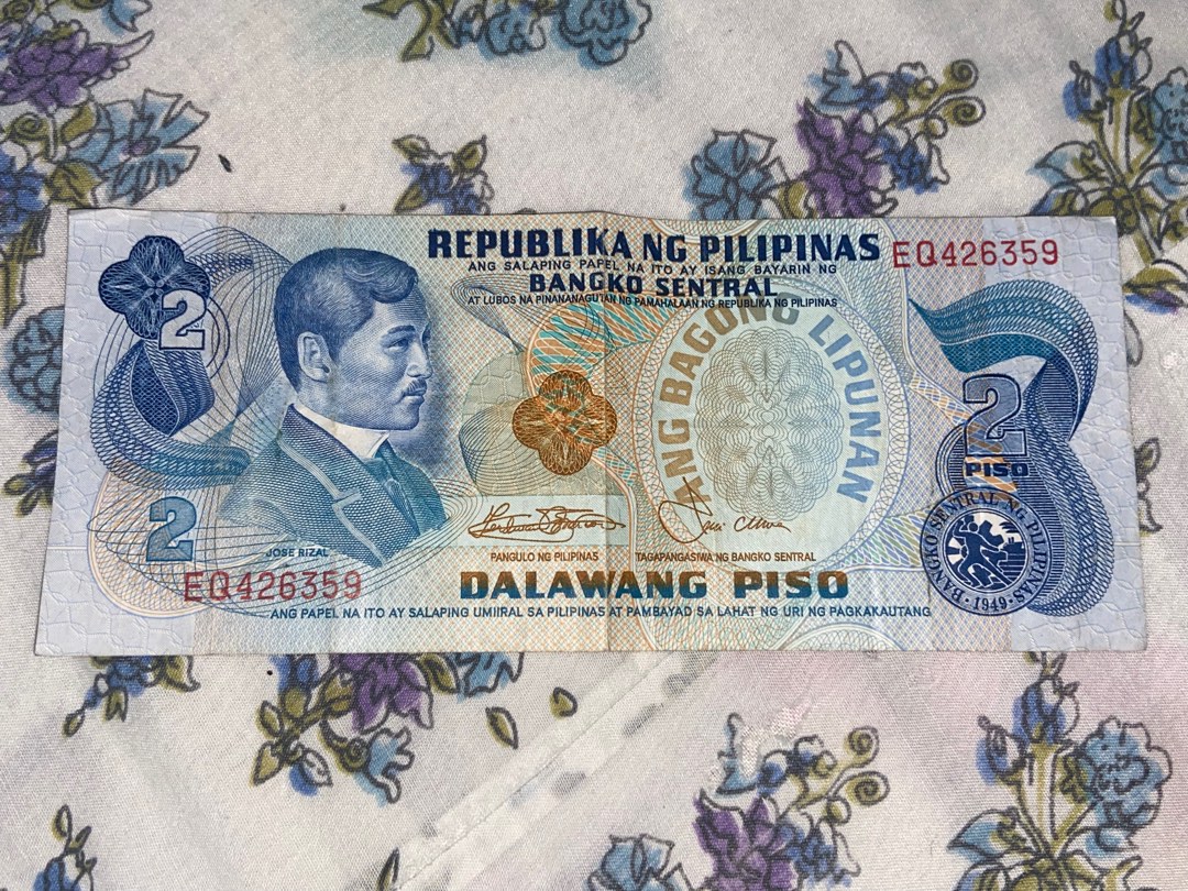 2 Philippine Peso Bill & 1 Peso Bill, Hobbies & Toys, Memorabilia ...