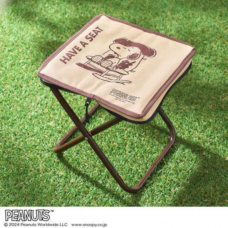 日本雜誌附錄 MonoMaster 2024年11月号増刊 Snoopy 摺椅子, 運動產品, 行山及露營 - Carousell