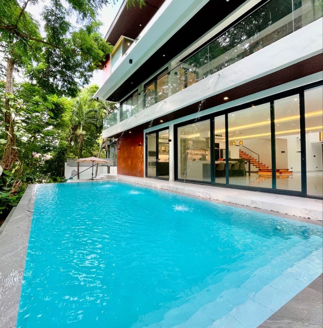 Ayala Alabang Village Brand New Multi-level Glass Mansion w/Infinity ...