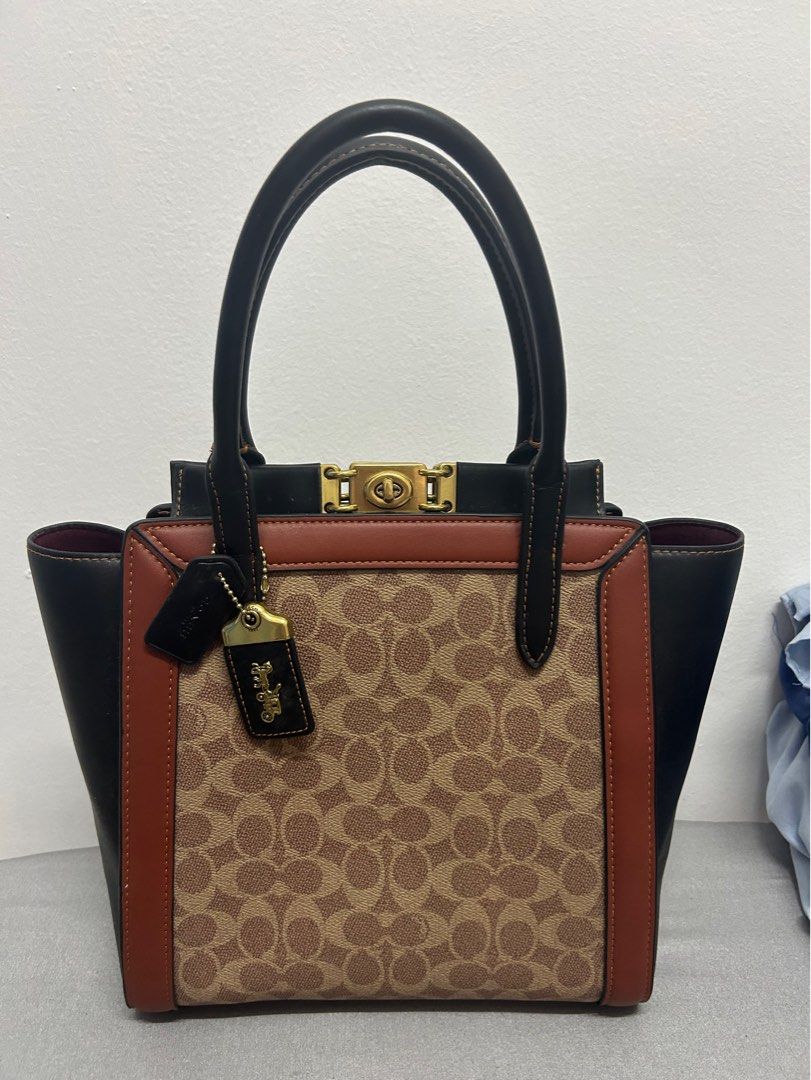 Coach original, Luxury, Bags & Wallets on Carousell