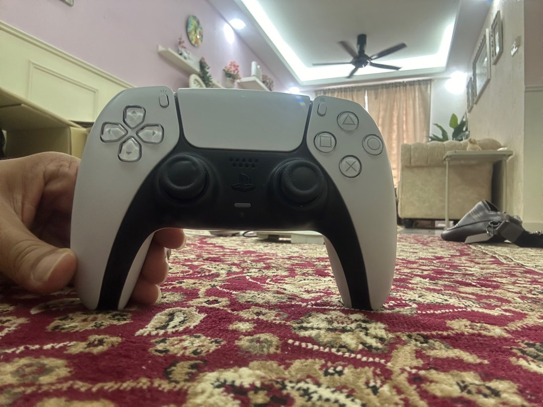 Dualsense PS5 DS5 PS5 controller like new seldom used, Video Gaming, Gaming Accessories ...