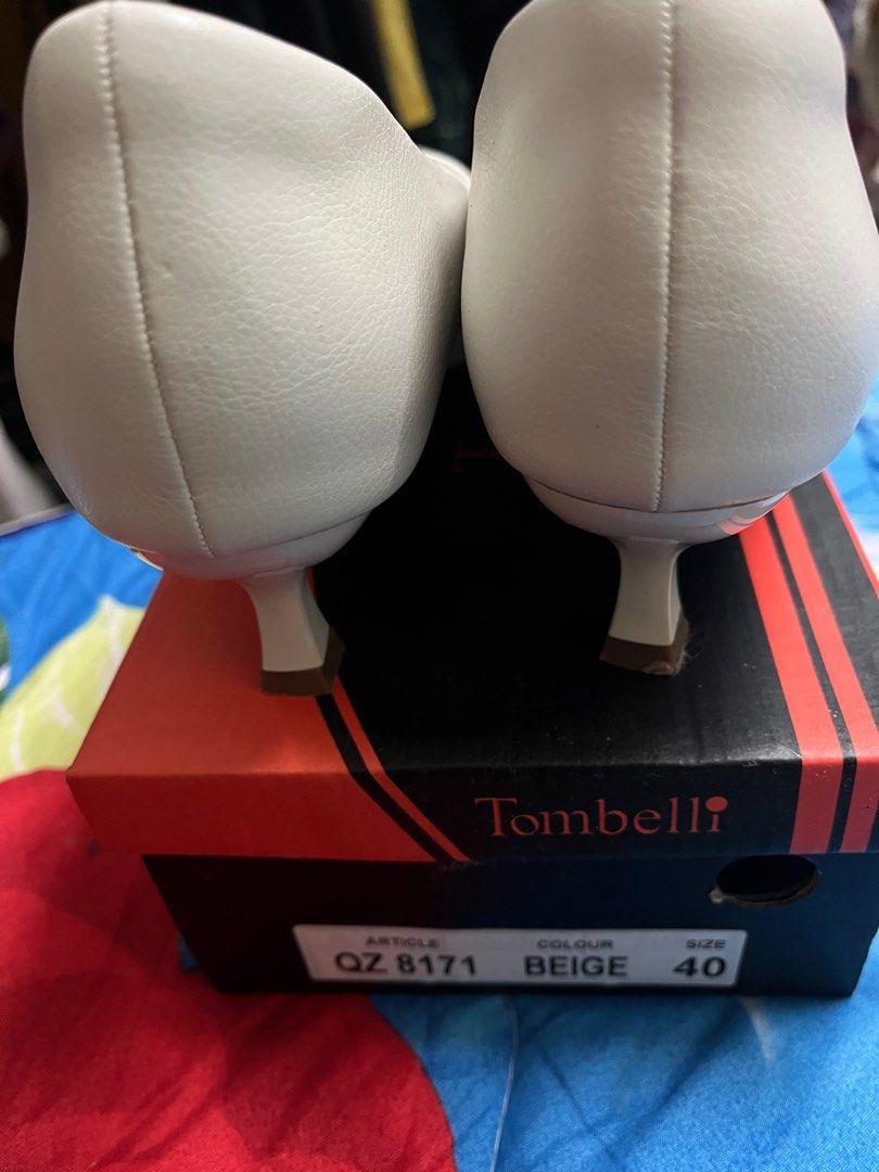 Kasut nikah saiz 40, Women's Fashion, Footwear, Heels on Carousell
