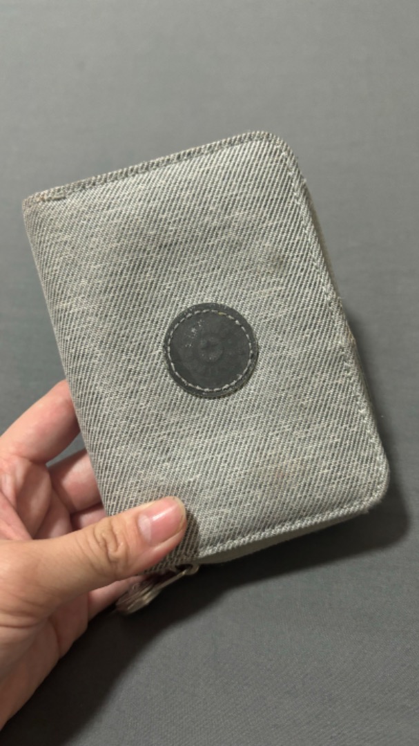 Kipling Bifold Wallet - Gray, Men's Fashion, Watches & Accessories ...