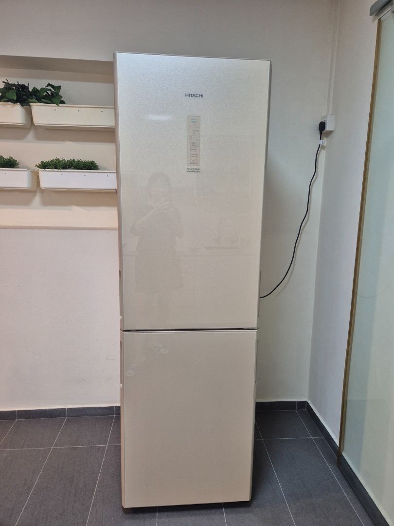 Looks like New Hitachi Fridge model (R-BG415P6MSX), TV & Home ...