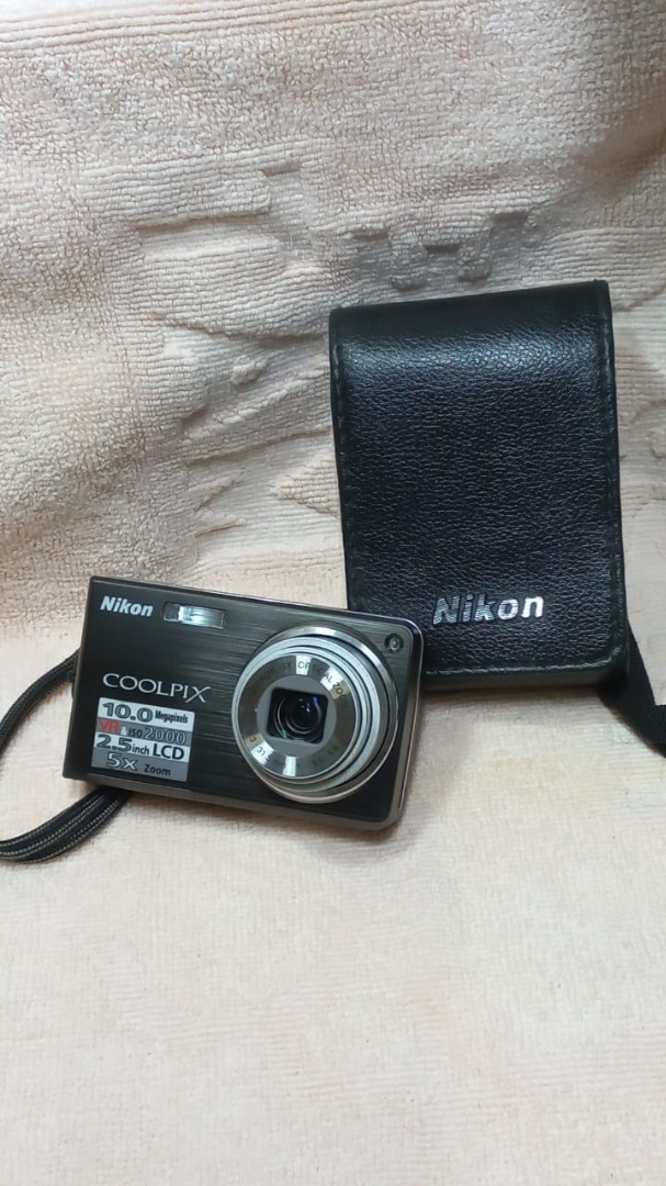 Nikon Coolpix s550/ Japan. 10.om/P, VR& lso-2000/ 2.5"LCD/ 5X-ZOOM ...