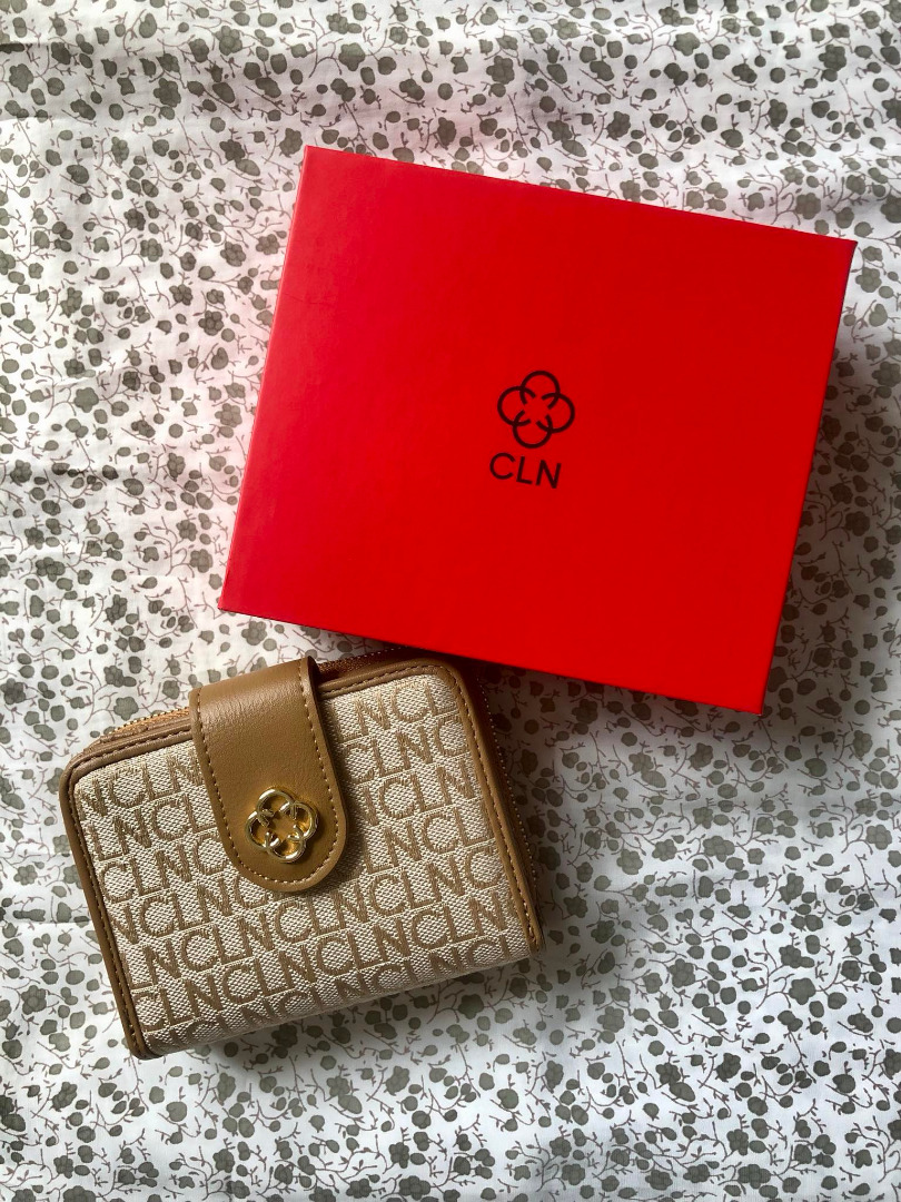 Original Brand New Celine Wallet Card Holder, Women's Fashion, Bags ...