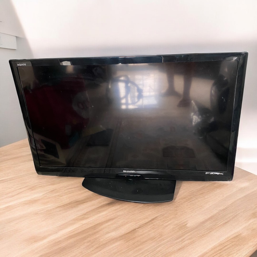 Sharp TV MODEL LC-40LE530M, TV & Home Appliances, TV & Entertainment ...