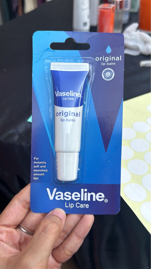 Vaseline Lip Care Original, Kesehatan & Kecantikan, Kulit, Sabun & Tubuh di Carousell