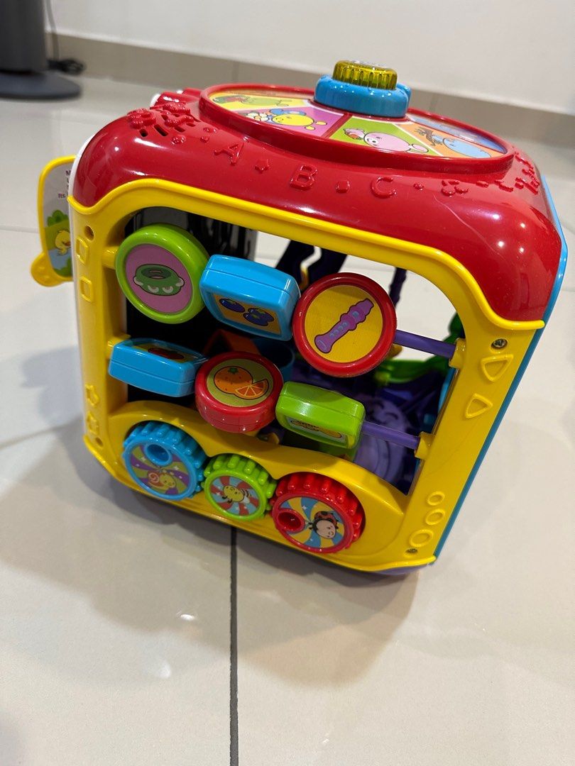 VTECH SORT & DISCOVER ACTIVITY CUBE, Babies & Kids, Infant Playtime on Carousell
