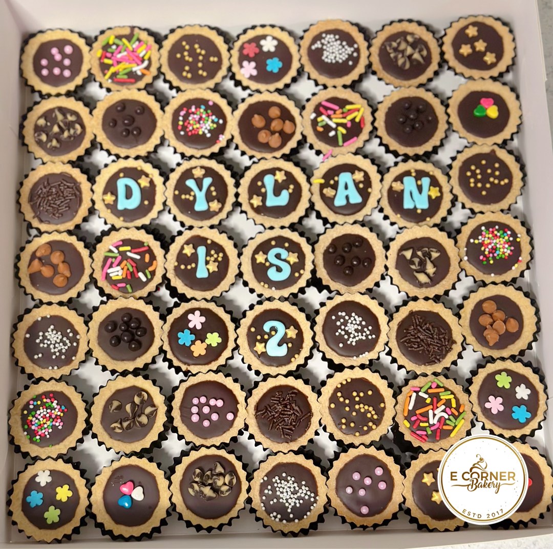 Customise wording tarts, Food & Drinks, Homemade Bakes on Carousell