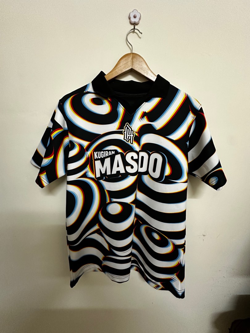 DH X MASDO ILLUSTRATION , Men's Fashion, Activewear on Carousell