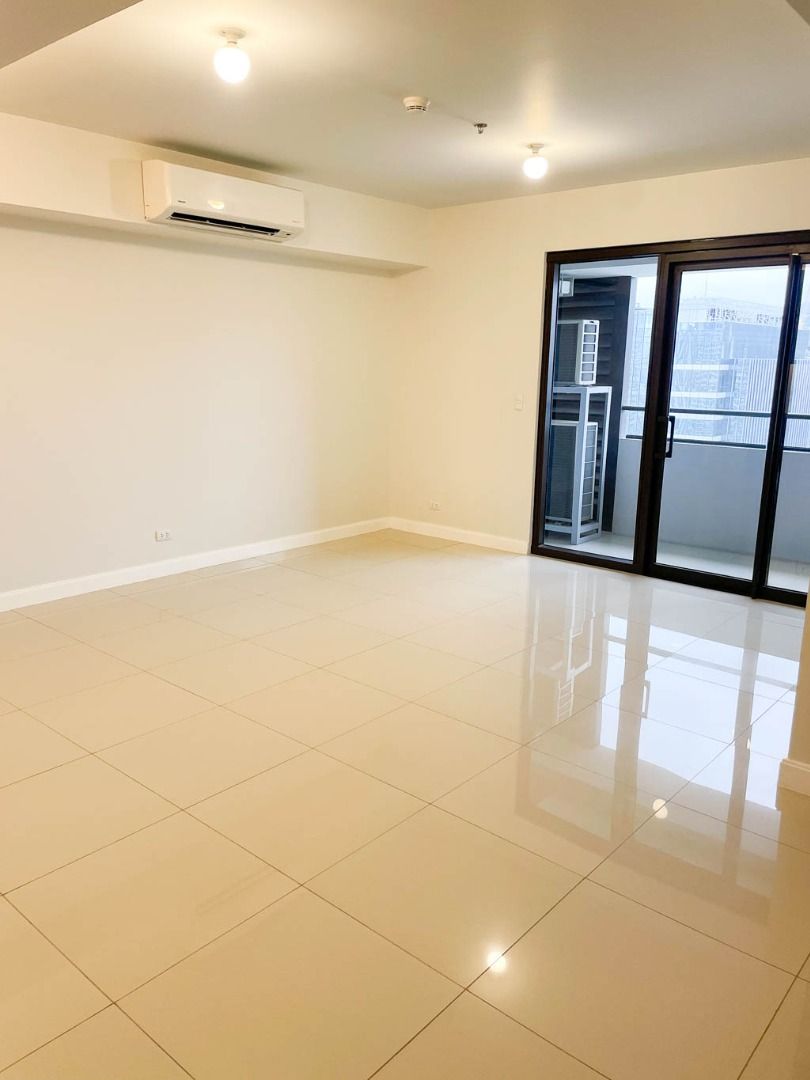 Elegant High-Rise Condo with Open-Plan Living in The Alcoves, Property ...