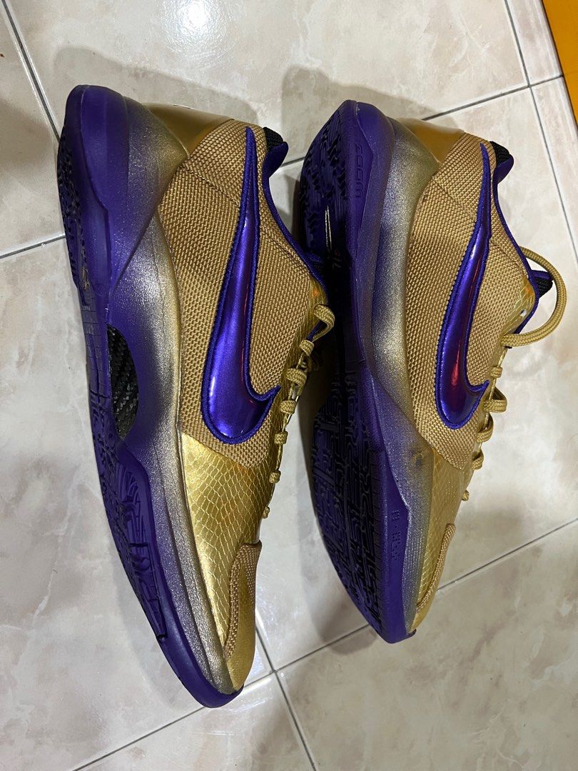 Kobe V Protro Undefeated Hall of Fame, Men's Fashion, Footwear ...