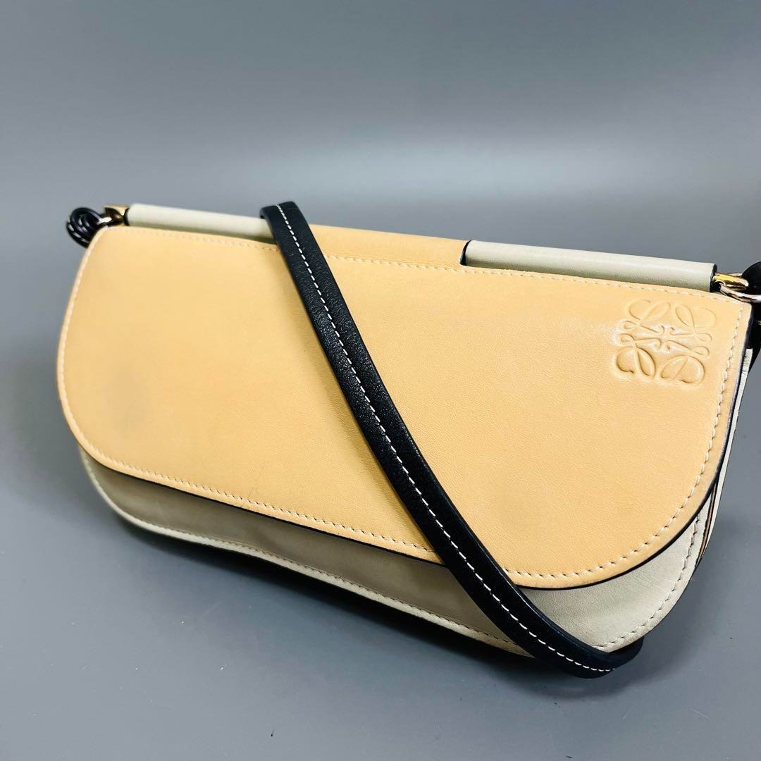 LOEWE Gate Shoulder Bag Pochette Shoulder Wallet, Women's Fashion, Bags ...