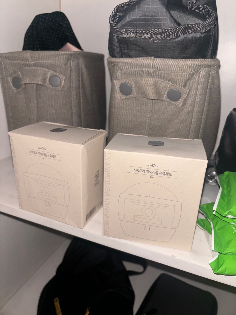 Spectra Wearable Breast Shield Set x 2 BNEW, Babies & Kids, Nursing ...