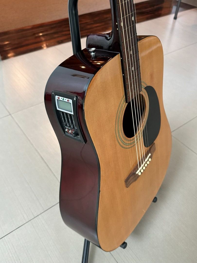 Squire by Fender SA-100 Acoustic Guitar, Hobbies & Toys, Music & Media ...