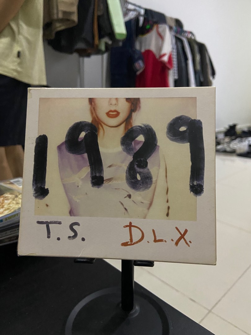 Taylor Swift - 1989 DLX (Deluxe), Hobbies & Toys, Music & Media, CDs ...
