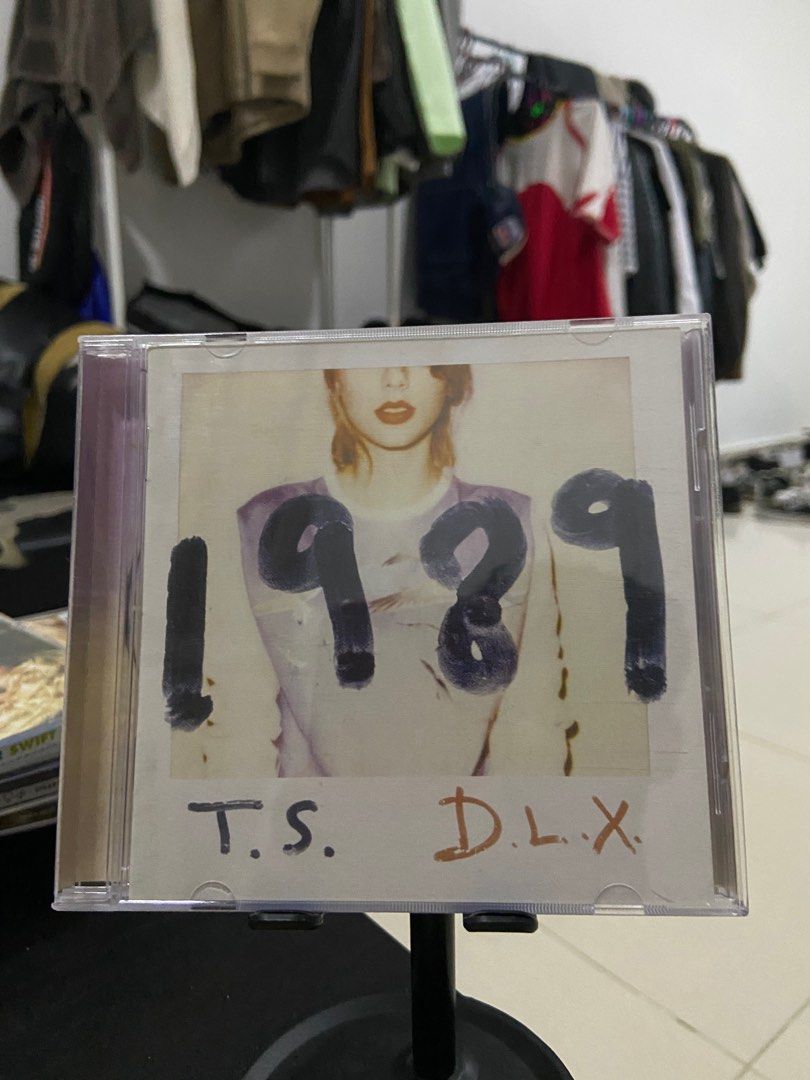 Taylor Swift - 1989 DLX (Deluxe), Hobbies & Toys, Music & Media, CDs ...