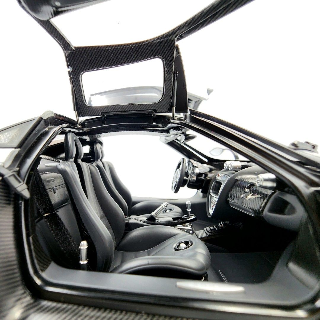 AUTOart Signature 1/18 Pagani Huayra (Silver) Diecast, Hobbies & Toys ...