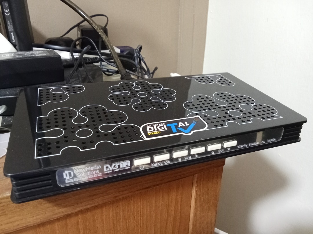 DVB-T2 Digital TV Box & Antenna (For local TV channels), TV & Home ...