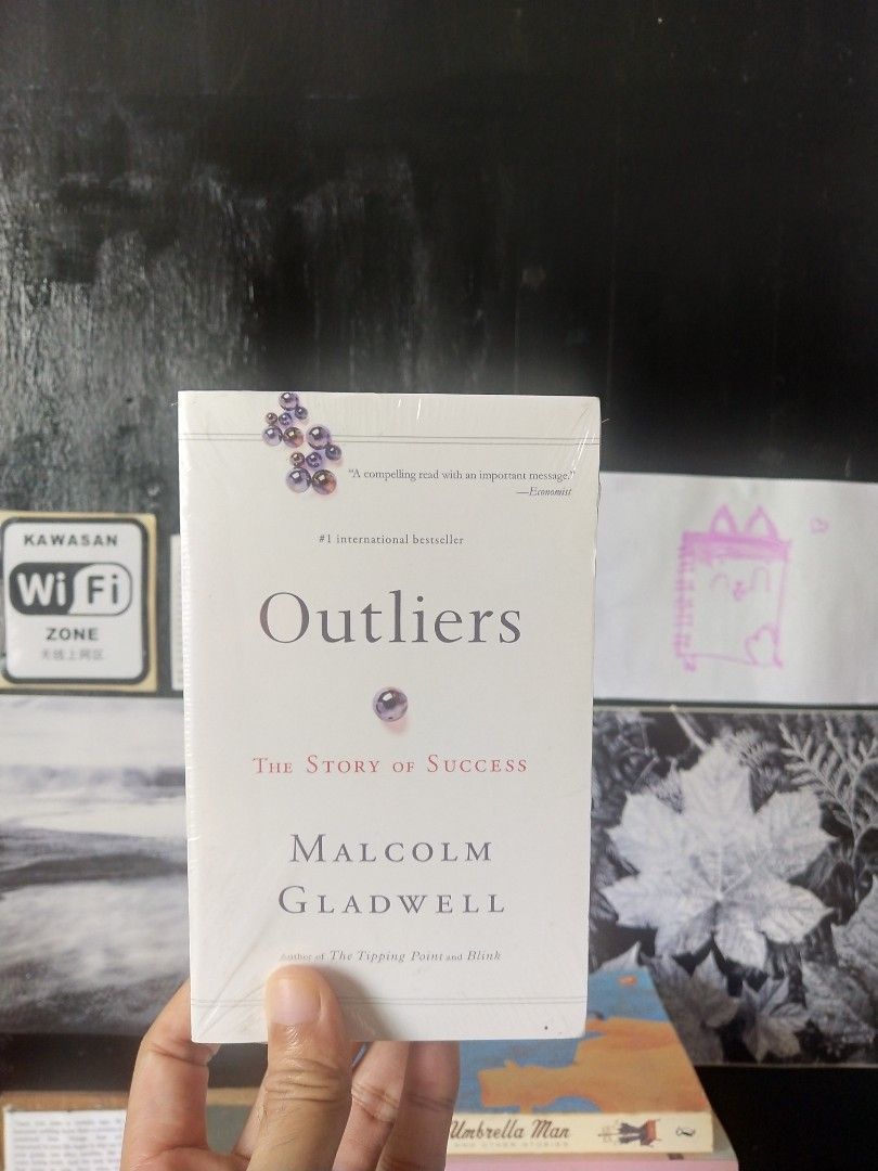 Malcolm Gladwell - Outliers, Hobbies & Toys, Books & Magazines ...
