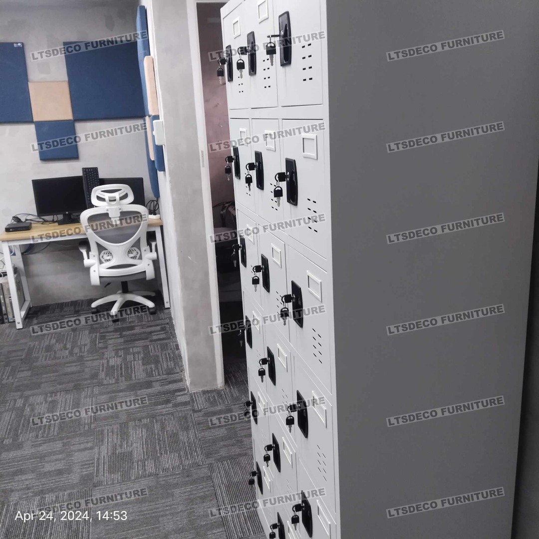 office lockers / steel locker 18 doors office partitions, Furniture ...