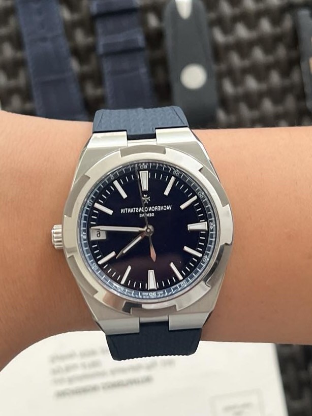 Vacheron Constantin Overseas 4500V blue 41, Luxury, Watches on Carousell