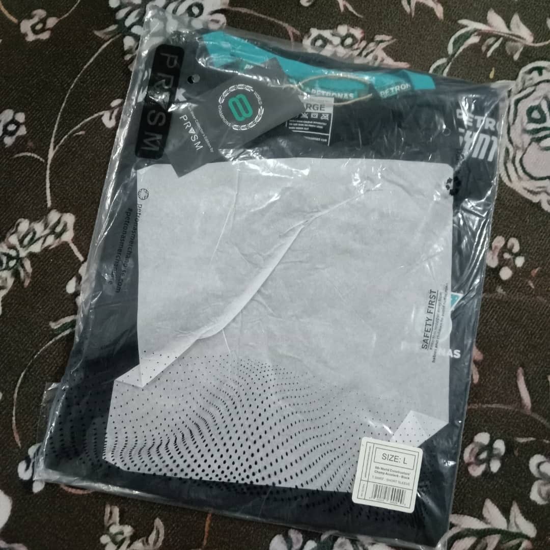 WORLD 8 CHAMPIONS FAN WEAR COLLECTOR'S PETRONAS BY PRYSM, Men's Fashion ...