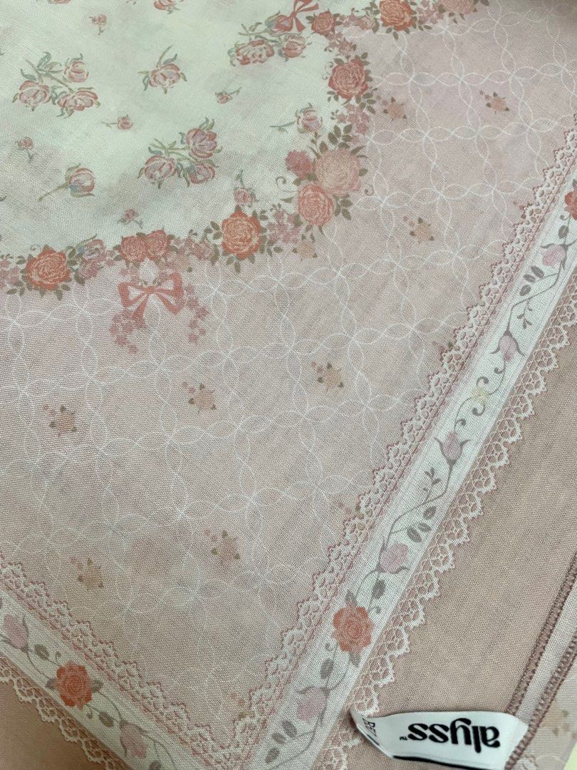 New! Alyss square/bawal in vanilla rose (dusty pink) bidang 50 ...